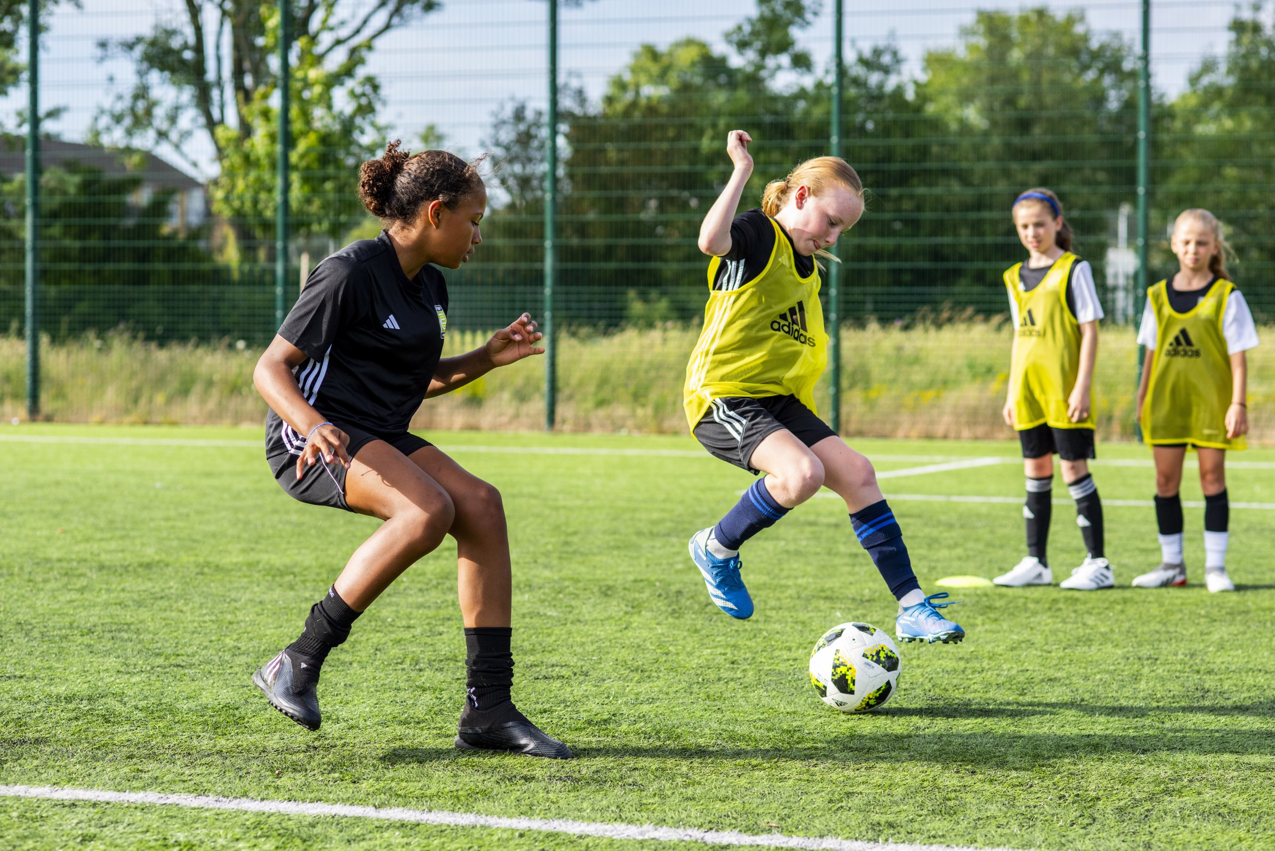 Improve your game with our soccer skills training - Coerver® Coaching